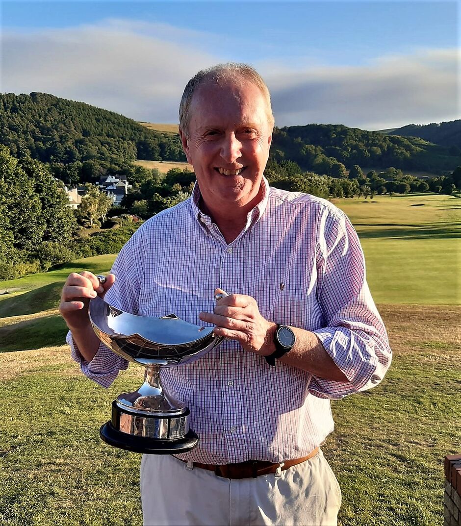 ANDI HOWLAND GETTING HITCHED TO HEAVENLY HANNAH :: Isle of Man